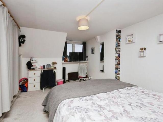 4 bedroom flat for sale in Blackwater Road, Eastbourne, BN20