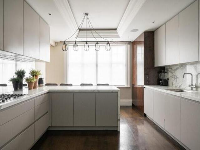 4 bedroom flat for sale in Cliveden Place, London, SW1W
