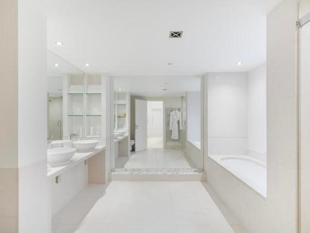 4 bedroom flat for sale in Craven Hill Gardens, Bayswater, London, W2