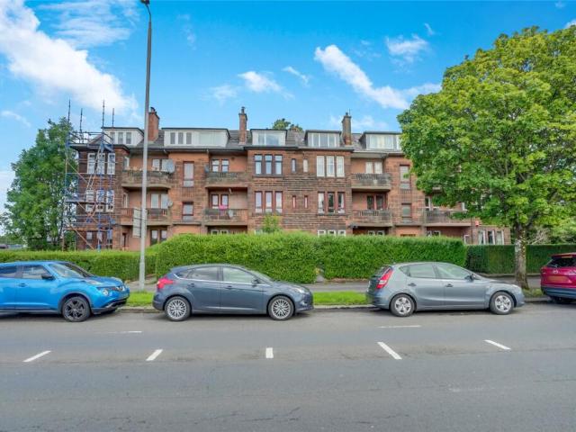 4 bedroom flat for sale in Great Western Road, Anniesland, Glasgow, G13
