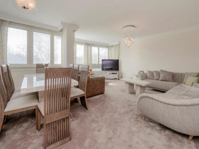 4 bedroom flat for sale in Hyde Park Crescent, W2