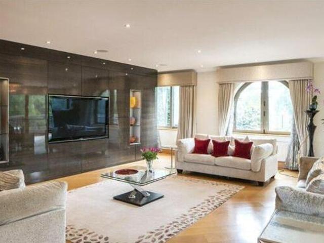 4 Bedroom Flat For Sale In London