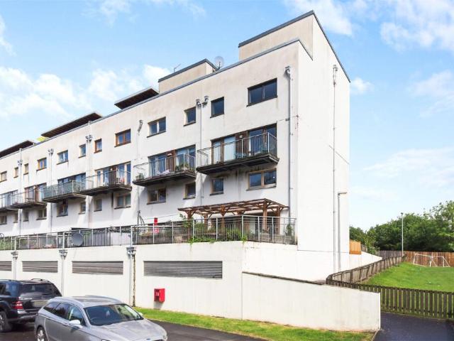 4 bedroom flat for sale in Lochburn Gardens, Maryhill, Glasgow, G20