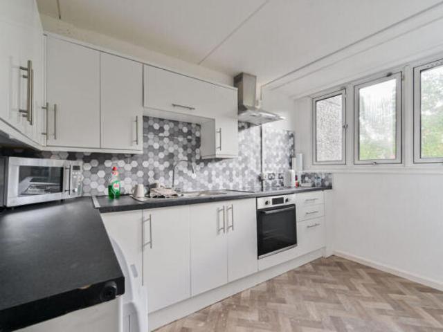 4 bedroom flat for sale in Lucas Court, Battersea, London, SW11