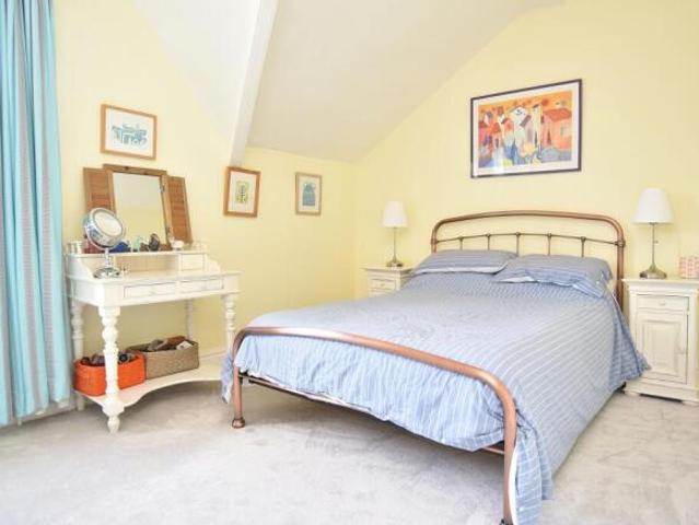 4 bedroom flat for sale in Otley Road, Harrogate, HG2