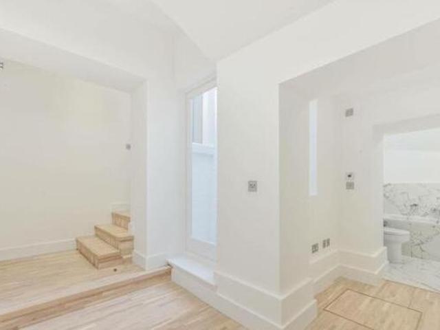 4 Bedroom Flat For Sale In Pimlico, London
