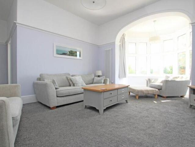 4 bedroom flat for sale in Saffrons Road, Eastbourne, BN21 1DU, BN21
