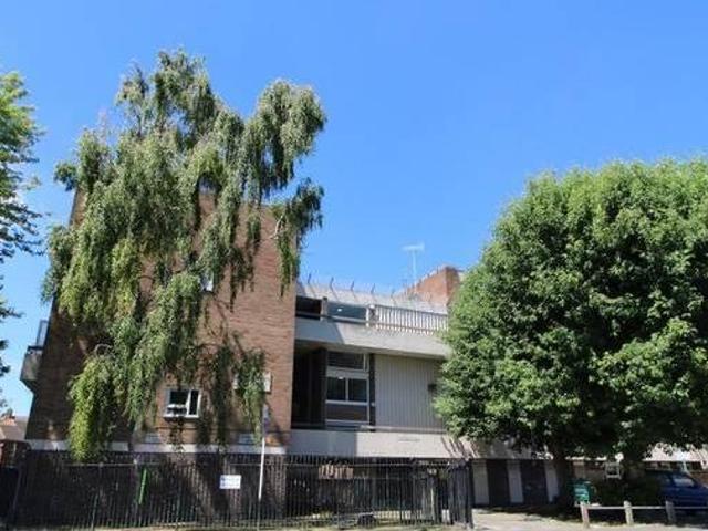 4 bedroom flat for sale in Somers Road Southsea PO5