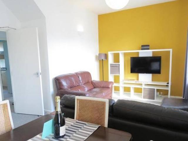 4 bedroom flat for rent in 4 bedroom First Floor Flat in Bournemouth BH3
