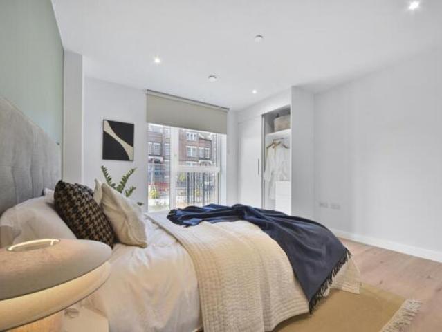 4 bedroom flat for rent in 161 Evelyn Street London SE8
