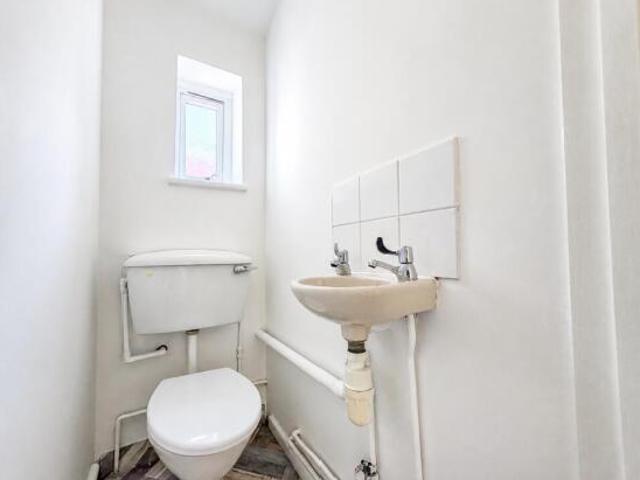 4 bedroom flat for rent in 220 Warren Avenue, Southampton, SO16