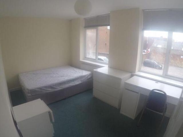 4 bedroom flat for rent in 25 Waterloo Road, BH9