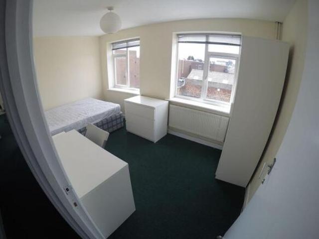 4 bedroom flat for rent in 25 Waterloo Road, BH9