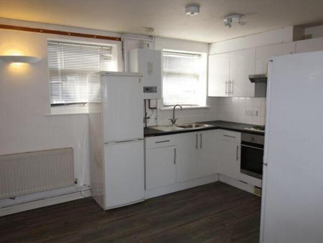 4 bedroom flat for rent in 25 Waterloo Road, BH9