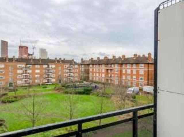 4 bedroom flat for rent in Thorncroft Street, Nine Elms, London, SW8
