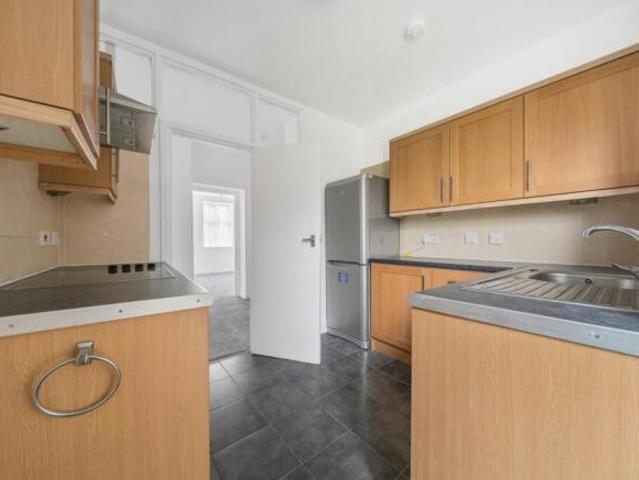 4 bedroom flat for rent in The Downs, Raynes Park, London, SW20
