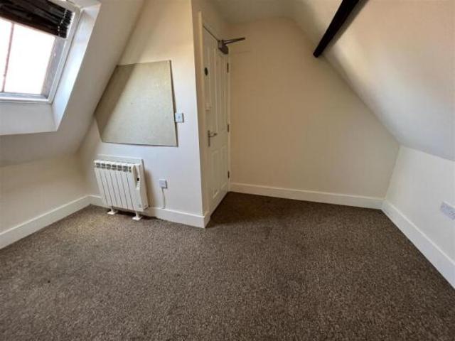 4 bedroom flat for rent in The Old Oast, CT1