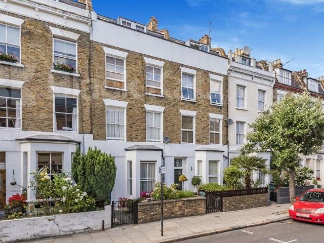 4 bedroom flat for rent in Tollington Way, Holloway N7