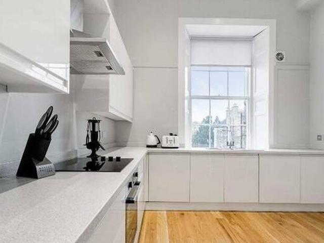4 bedroom flat for rent in Union Street New Town Edinburgh EH1