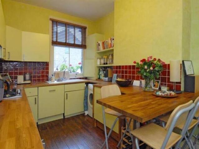 4 bedroom flat for rent in Uxbridge Road, London, W12