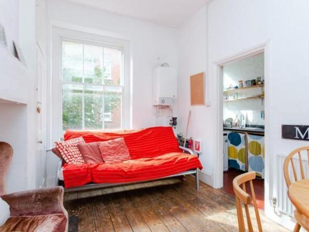 4 bedroom flat for rent in Victoria Mansions, London, N7