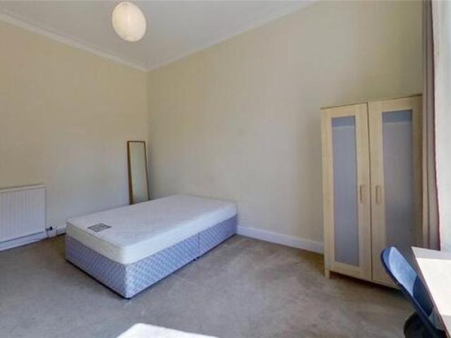 4 bedroom flat for rent in Warrender Park Road, Edinburgh, EH9