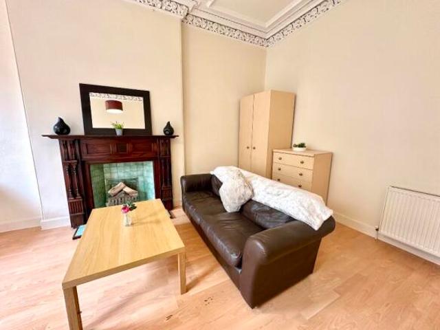 4 bedroom flat for rent in West Princes Street, West End, Glasgow, G4