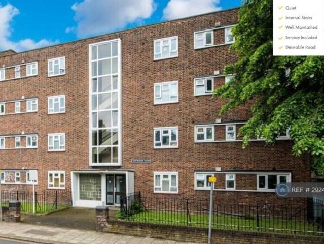 4 bedroom flat for rent in Westbridge House, London, SW11