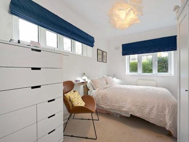 4 bedroom flat for rent in Wiltshire Close, Chelsea, SW3