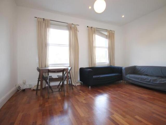 4 bedroom flat for rent in Williamson Street, Islington, N7