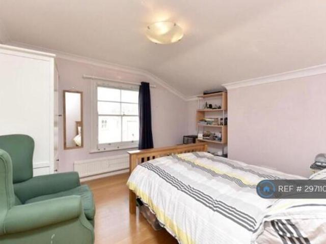 4 bedroom flat for rent in Airedale Road, London, SW12