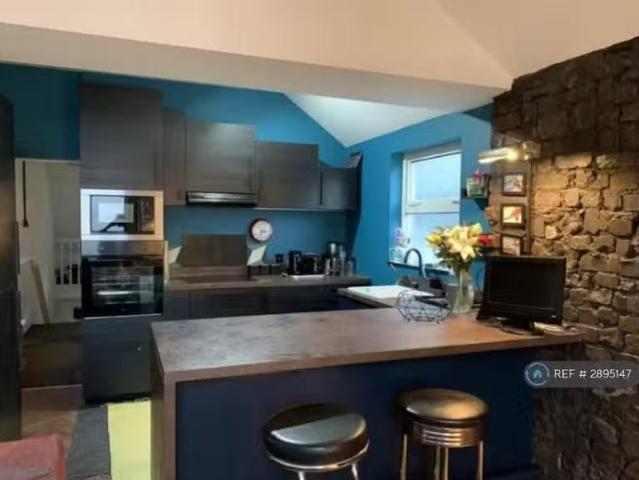 4 bedroom flat for rent in Albany Road, Cardiff, CF24