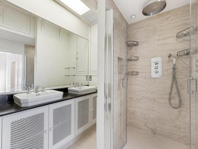 4 bedroom flat for rent in Ashley Gardens, Ambrosden Avenue, SW1P