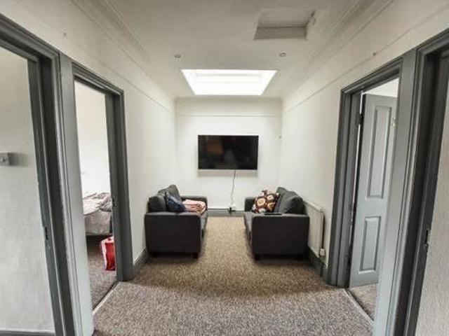 4 bedroom flat for rent in Arlington Mansions Flat 7 Bristol BS8 2EH BS8