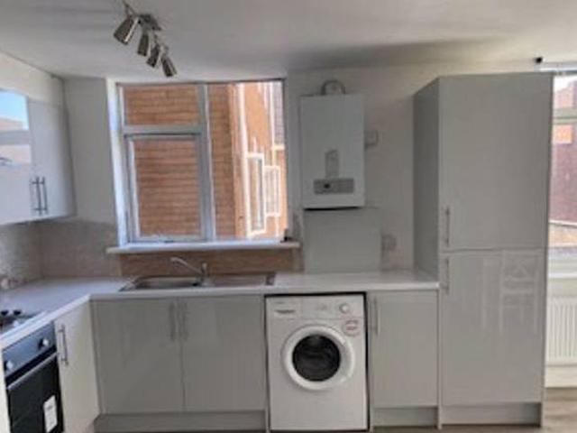 4 bedroom flat for rent in AVAILABLE SEPTEMBER 2021 4 Double Bedroom Student Flat Winton BH9