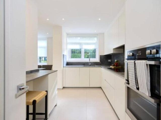 4 bedroom flat for rent in Avenue Road, London, NW8