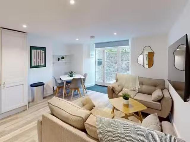 4 bedroom flat for rent in Basement Flat, 30, Whiteladies Road.