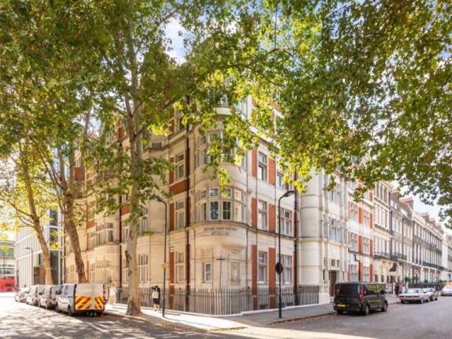4 bedroom flat for rent in Bedford Court Mansions, Bloomsbury, WC1B