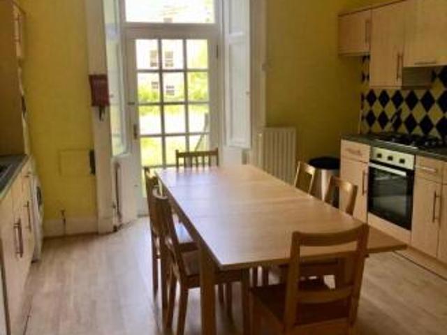 4 bedroom flat for rent in Bernard Terrace, Newington, Edinburgh, EH8