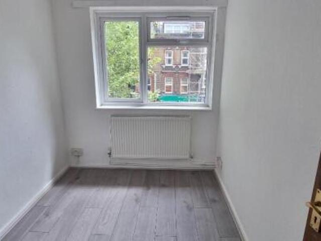 4 bedroom flat for rent in Bethnal Green Road, London, E2