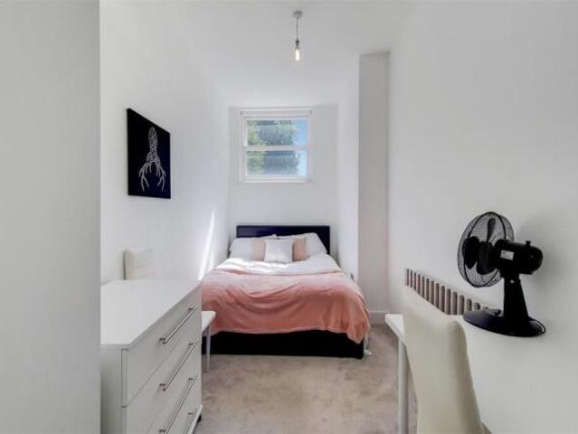4 bedroom flat for rent in Bridgeman Road, Islington, London, N1