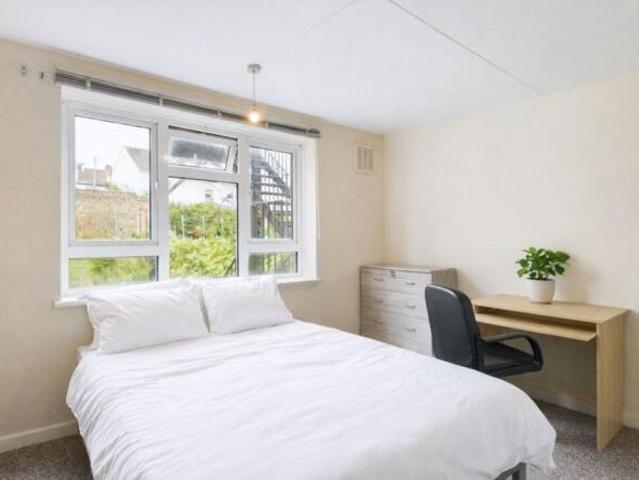 4 bedroom flat for rent in Brighton, BN2