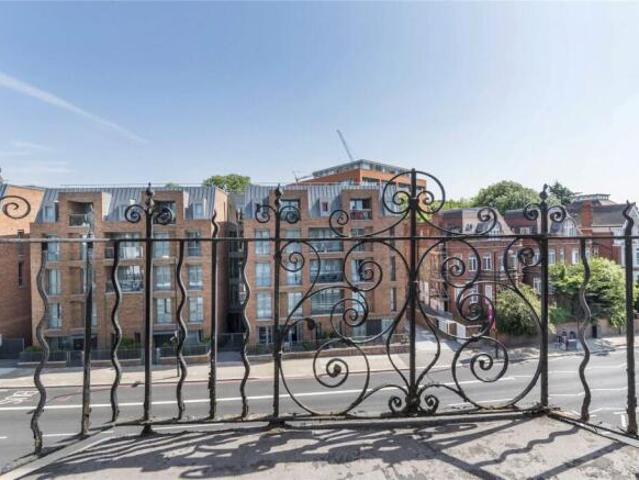 4 bedroom flat for rent in Burgess Park Mansions, Fortune Green Road, West Hampstead, NW6
