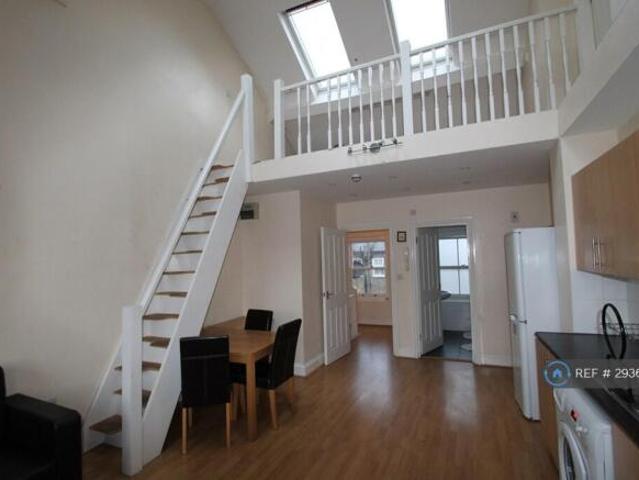 4 bedroom flat for rent in Cannon Street Road, London, E1