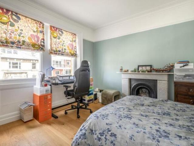 4 bedroom flat for rent in Cardigan Road Richmond TW10