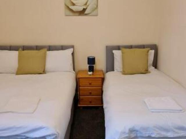 4 bedroom flat for rent in Cathcart Place, Dalry, Edinburgh, EH11