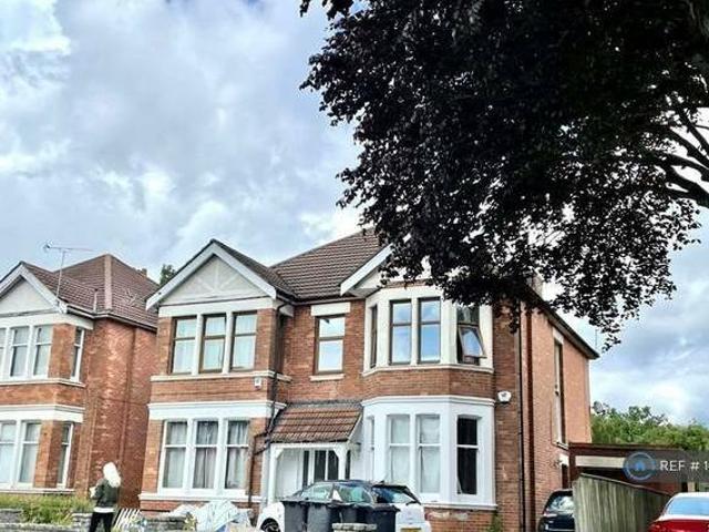 4 bedroom flat for rent in Charminster Bournemouth BH8