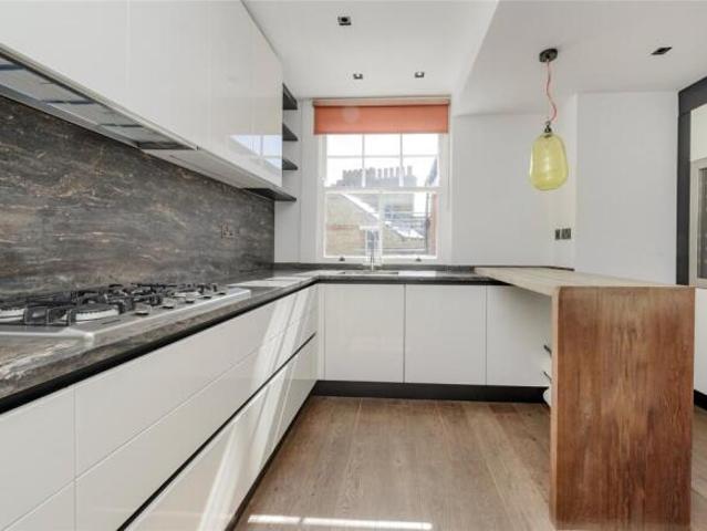 4 bedroom flat for rent in Cheyne Court, London, SW3