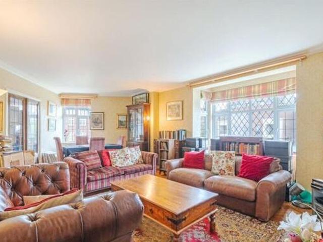 4 Bedroom Flat For Rent In Childs Hill