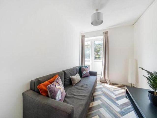 4 bedroom flat for rent in Churchill Gardens, Pimlico, London, SW1V